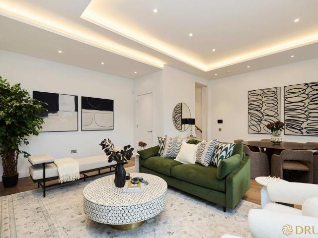 154 Bayswater Road, W2 3 bed flat to rent £17,000 pcm £3,923 pw