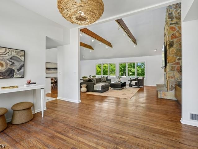 154 Brentwood Dr
