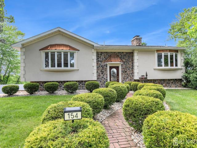 154 Devoe Avenue
