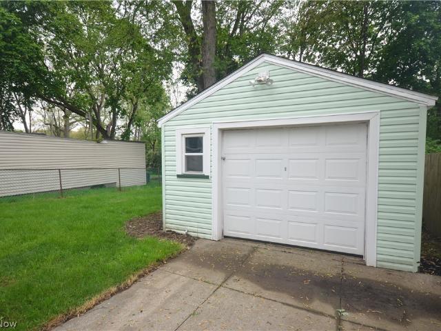 154 E Brookside Avenue