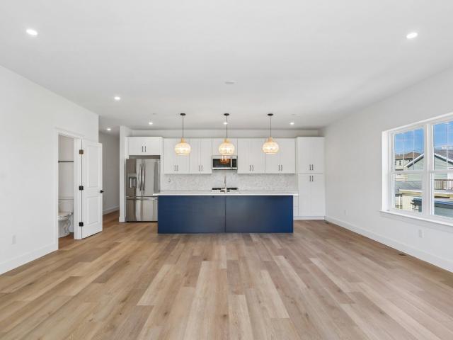 154 E Garfield