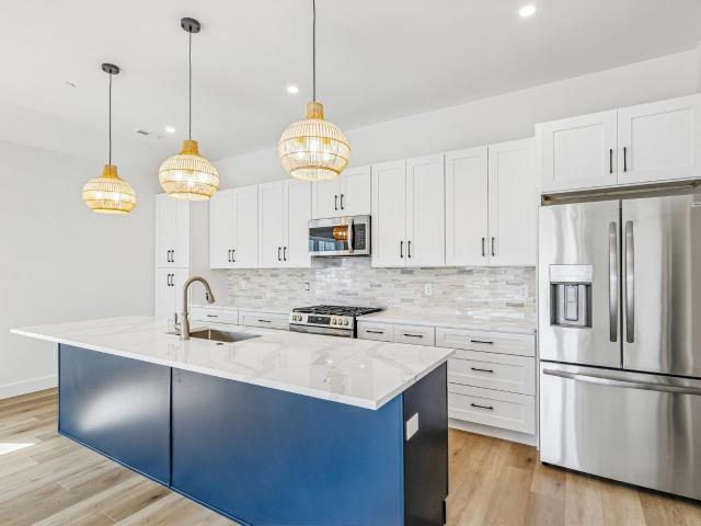 154 E Garfield