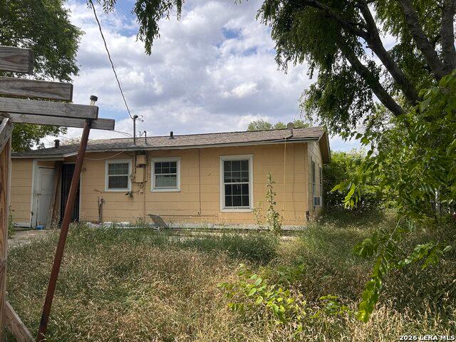 154 E Hutchins