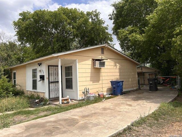 154 E Hutchins Pl, San Antonio, TX 78221