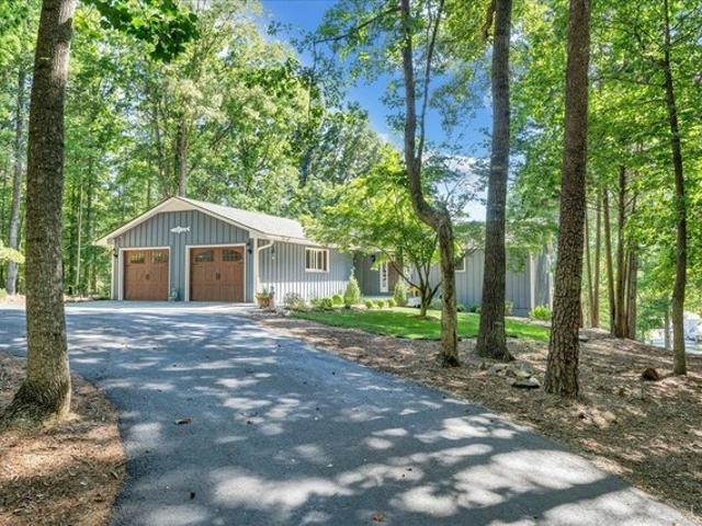 154 Key Lakewood Dr, Moneta, VA 24121