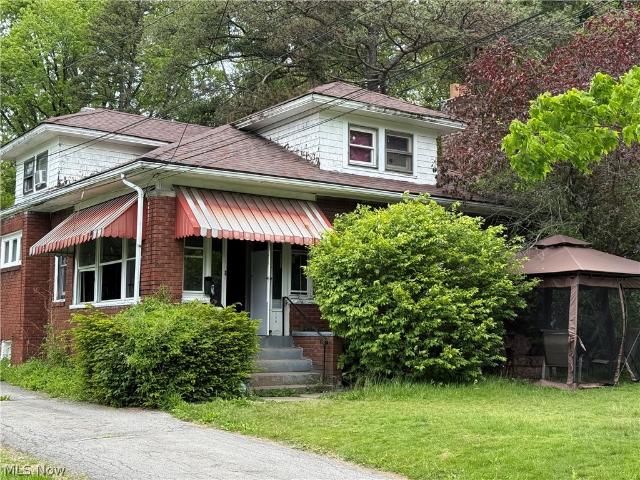 154 Hollywood Avenue
