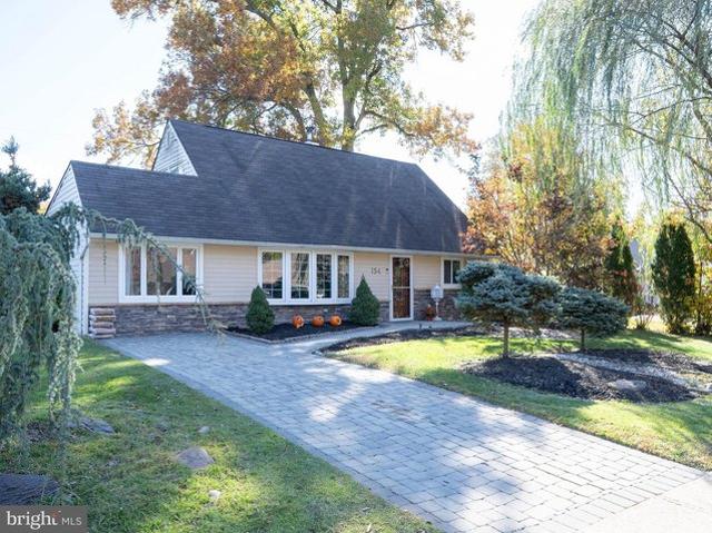 154 Juniper Dr, Levittown, PA 19056