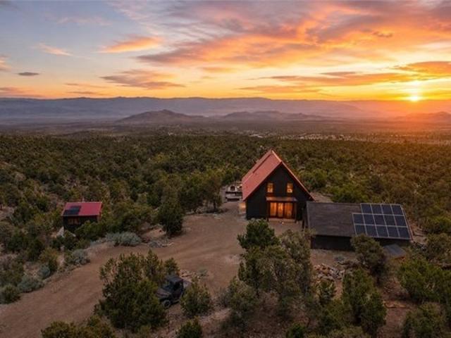 154 Oak Trail Cir, Cold Creek, NV 89124