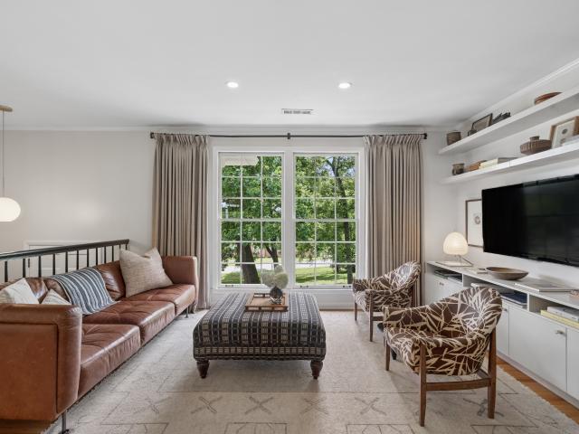 154 Lake Park Dr