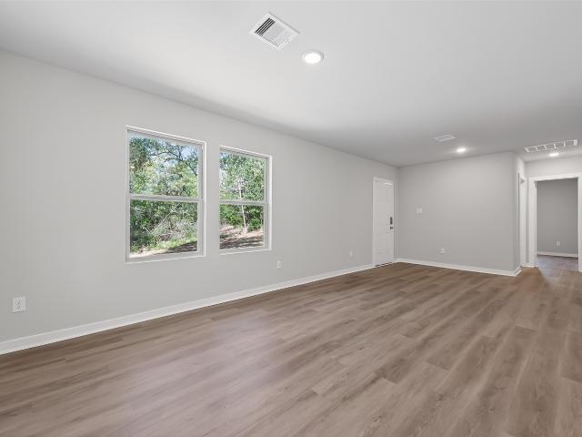154 Lakeview Drive E