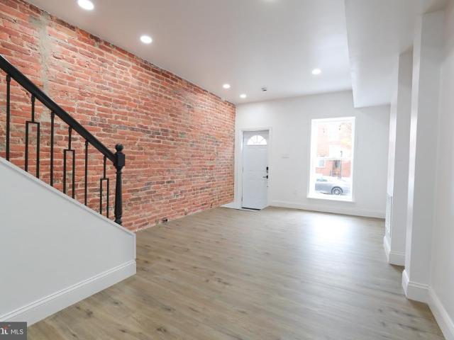 154 N Ellwood Avenue