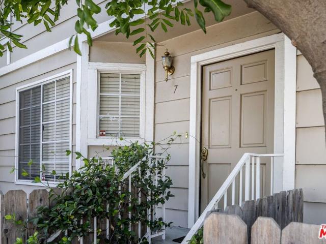 154 N Meridith Avenue 7