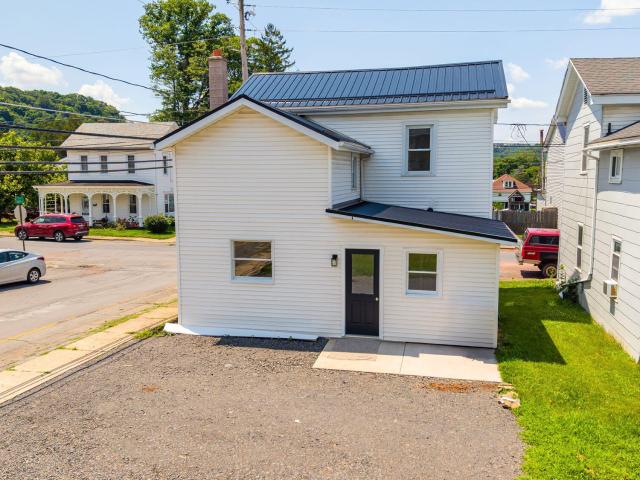 154 S 4TH Street