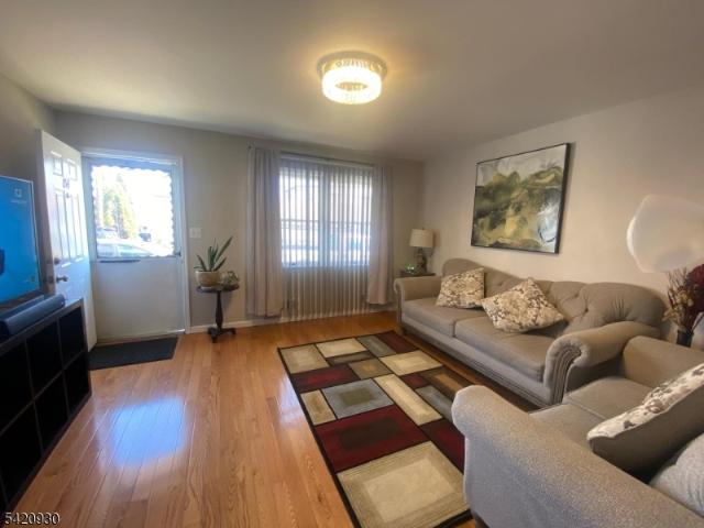 154 S 6Th Ave