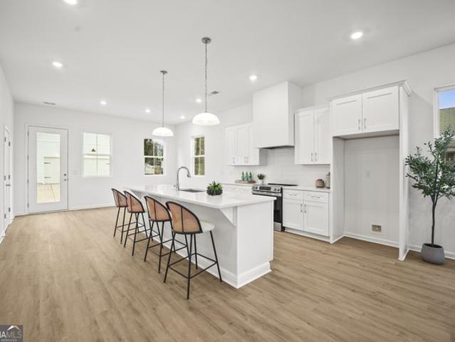 154 Stanhope Cir NW, Atlanta, GA 30314