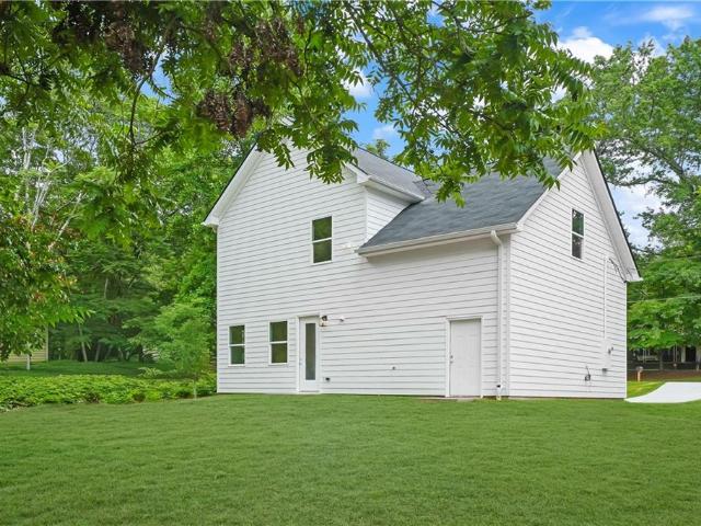 154 Stanhope Circle NW