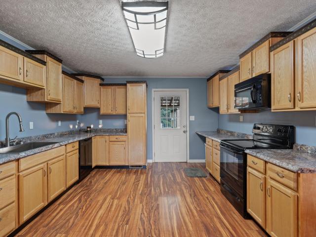 154 Potter Place Road NW