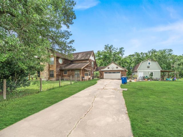 154 Pin Oak Dr, Angleton, TX 77515 | MLS #61231 | Compass
