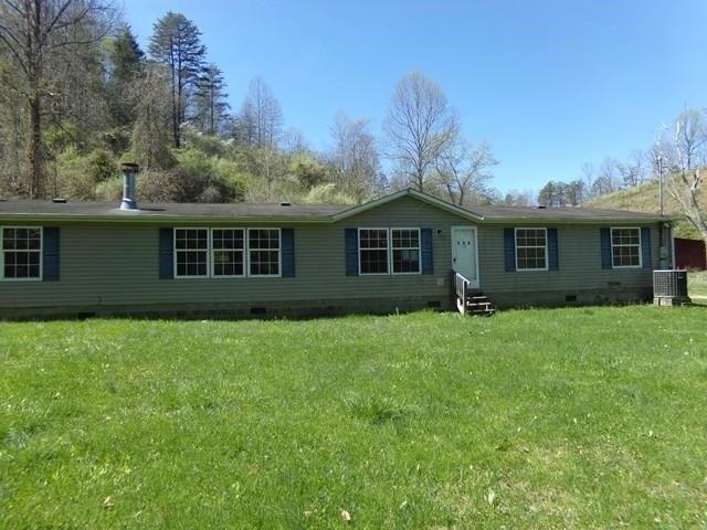 154 Red Barn Rd, Genoa, WV 25517