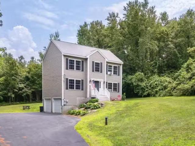 154 Waukewan Street, Meredith, NH 03253 653779390