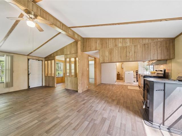 154 Thompson Rd