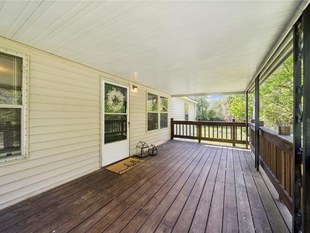 154 Thompson Rd