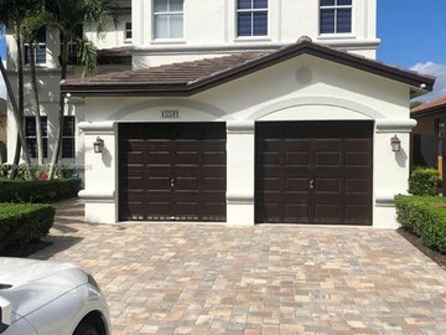 15541 SW 21st Ter, Miami, FL 33185