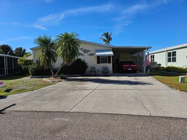 15547 Royal Coach Cir, North Fort Myers, FL 33917