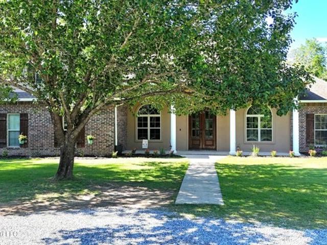 15548 Dobson Rd, D'Iberville, MS 39540