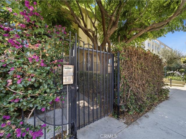 1554 N Hobart 2
