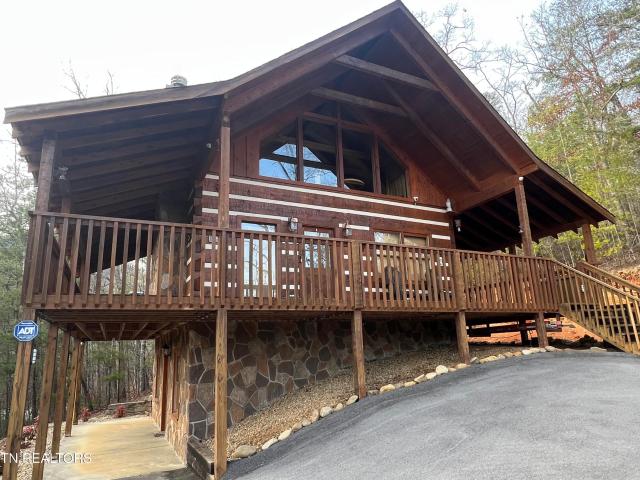 1554 Bear Valley Rd, Sevierville, TN 37876 | MLS #1330 | Compass