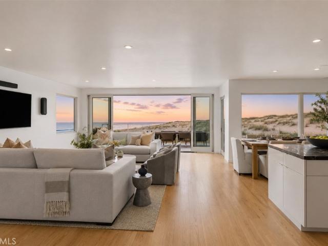 1554 E Oceanfront