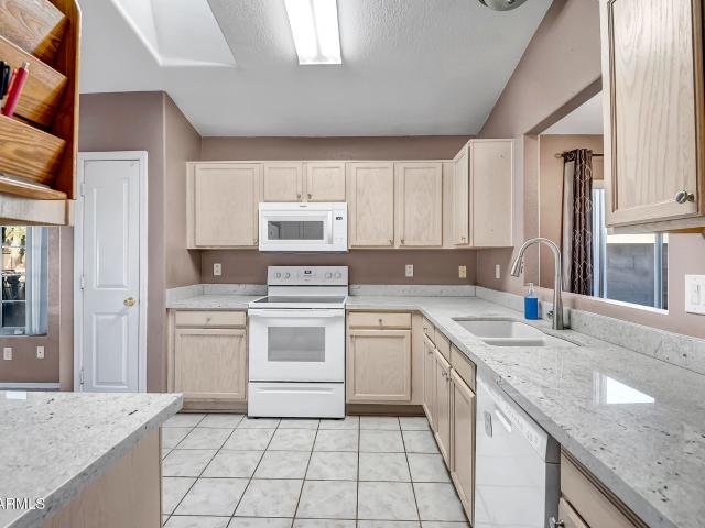 15551 N Lasso Dr, Surprise, AZ 85374 | Compass