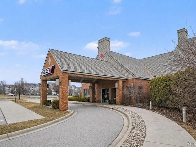 15555 Silver Parkway, Fenton, USA, MI