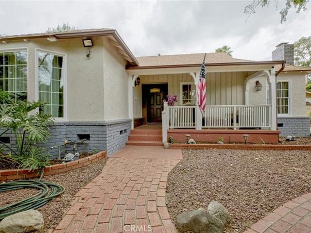 15556 Valerio St, Van Nuys, CA 91406