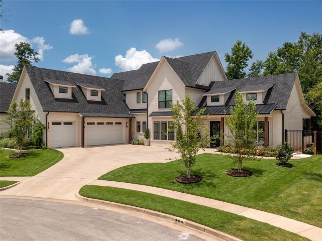 1555 Maple Circle