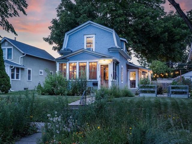 1555 Almond Ave, Saint Paul, MN 55108