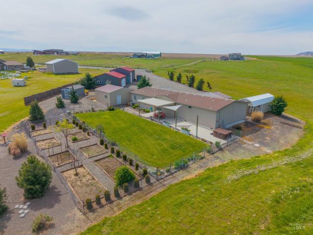 1555 Amity Lane