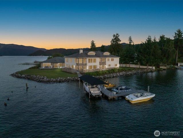 1555 Fairview St, Bellingham, WA 98229