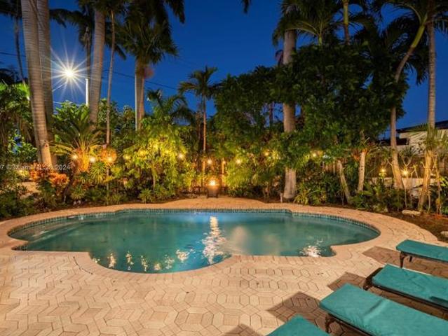 1555 Hollywood Blvd, Hollywood, FL 33020