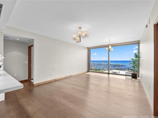 1555 Kapiolani Blvd, Unit 1706, Honolulu, HI 96814 | MLS #202604