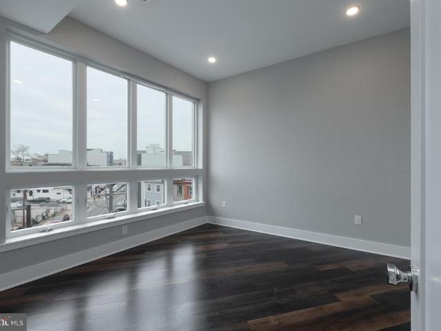 1555 Ridge Avenue # 501