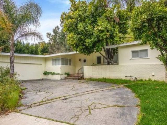 1555 San Ysidro Dr, Beverly Hills, CA 90210 | MLS #26651 | Compass