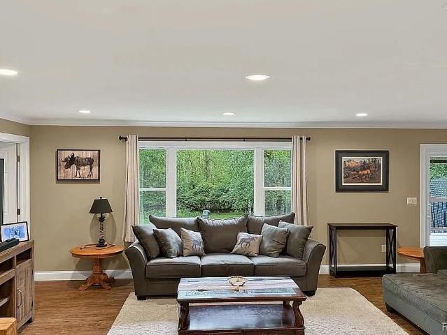 1555 Thompson Road