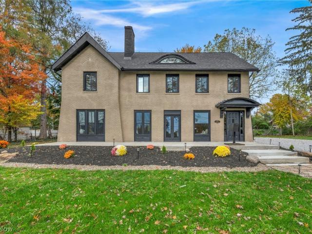 1555 W Market Street