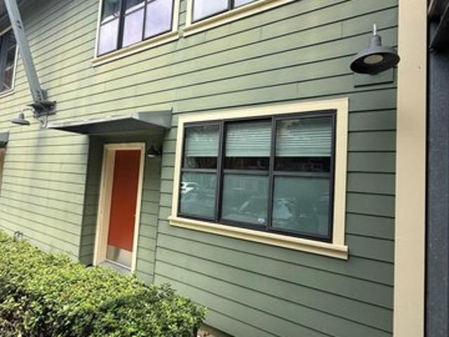 1555 32nd St Apt 4, Oakland, CA 94608