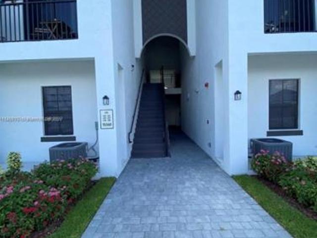 15560 136th St SW #206, Miami, FL 33196