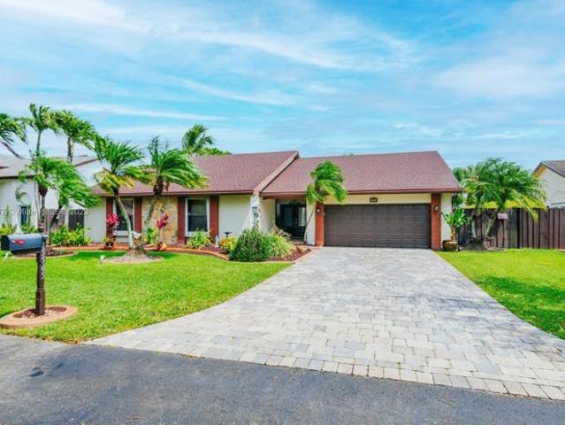 15565 47th Ter SW, Miami, FL 33185