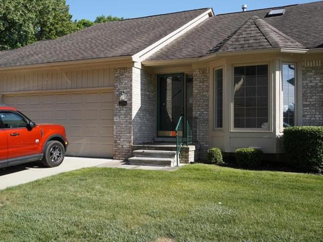 15568 Austin Ct, Fraser, MI 48035