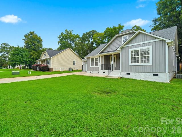 1556 Meadow Glen Lane